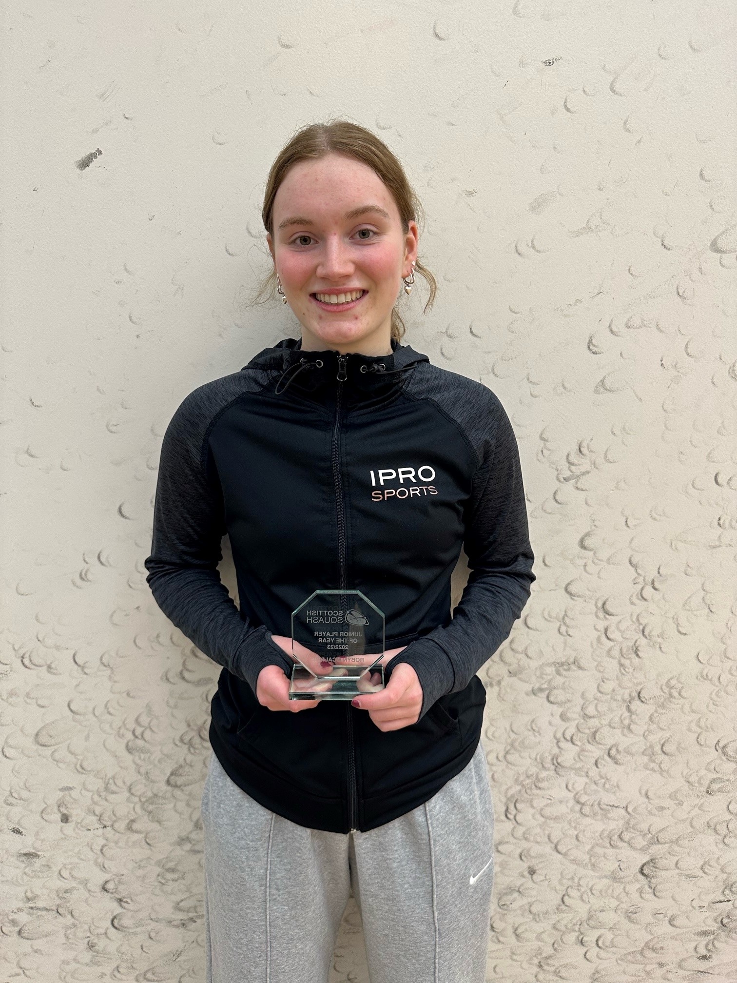 Robyn McAlpine balancing school and squash in pursuit of professional ...